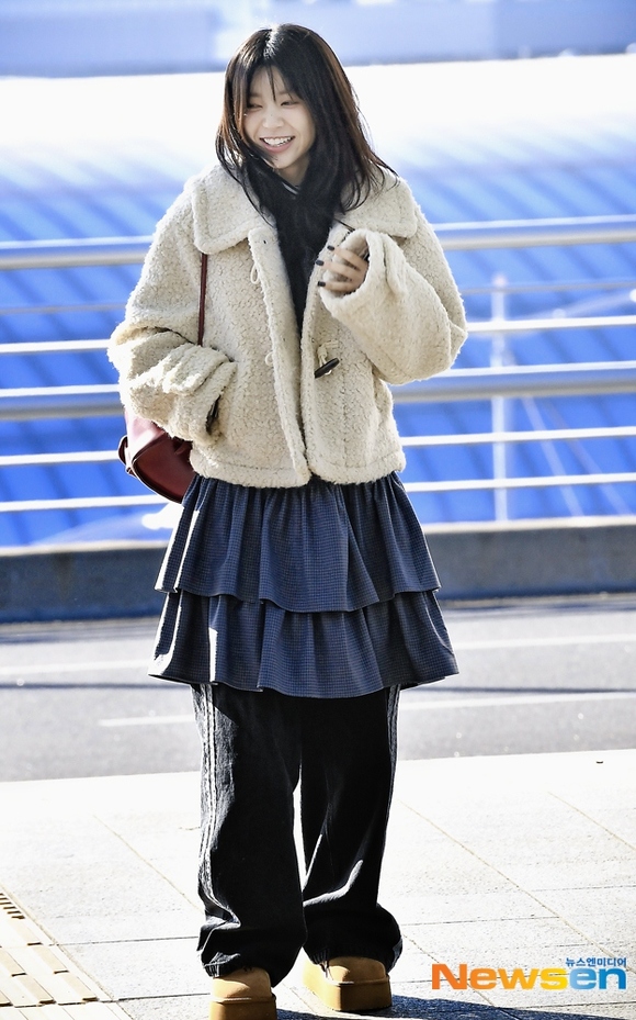 【PHOTO】ILLIT モカ＆イロハ、スケジュールのため日本へ（動画あり） - Kstyle