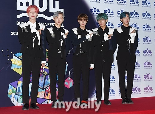 【PHOTO】AB6IX＆MAMAMOOら「2019 釜山ワンアジアフェスティバル」レッドカーペットに登場 - Kstyle