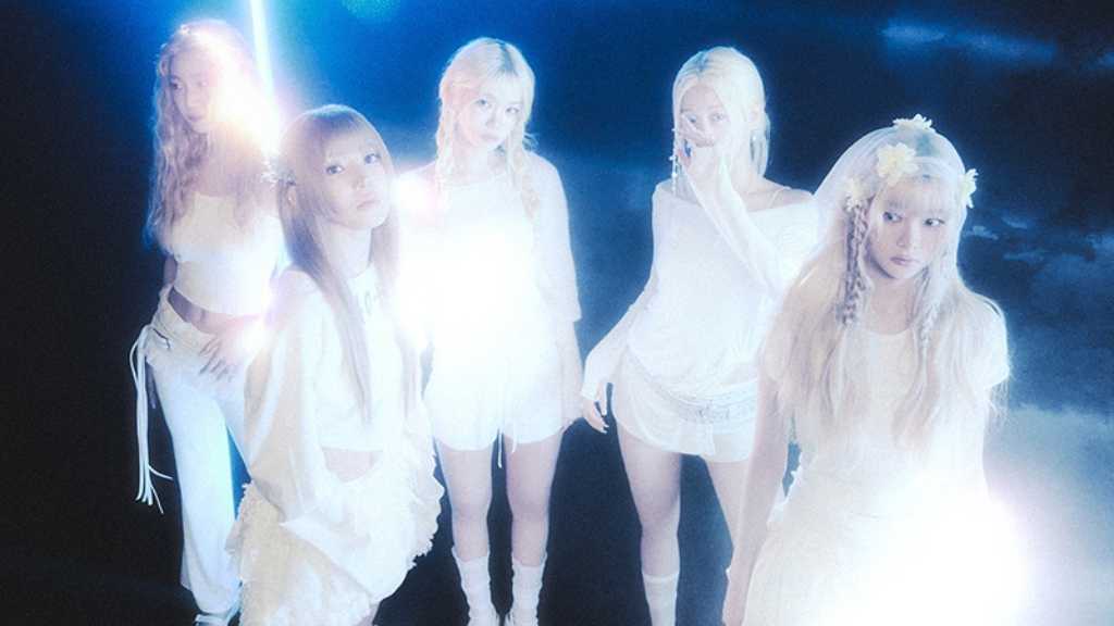 LE SSERAFIM、5thミニアルバム「HOT」BLEACHED AURAバージョンのコンセプトフォト＆フィルムを公開 - Kstyle