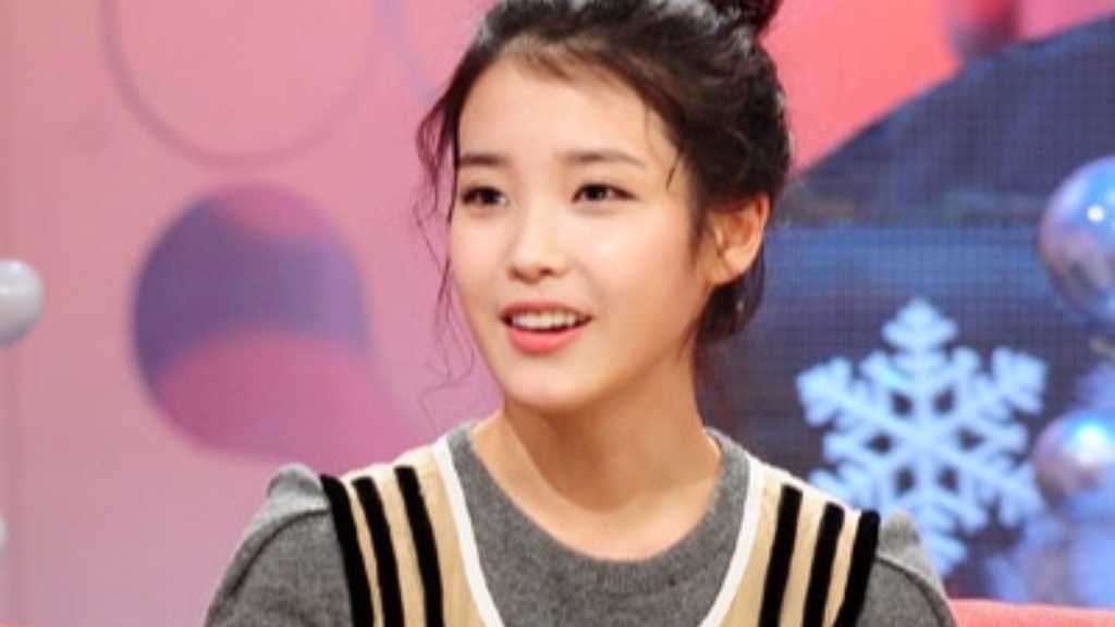IU「芸能人特例入学？勉強が出来ないから受験を諦めました」 - Kstyle