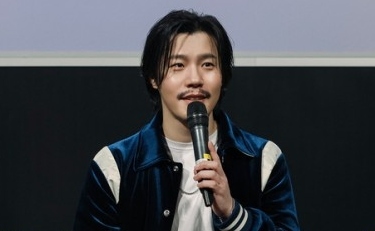 “HYBEの新プロジェクト”MIDNATT、タイトル曲「Masquerade」のMVムードフィルムを公開 - Kstyle