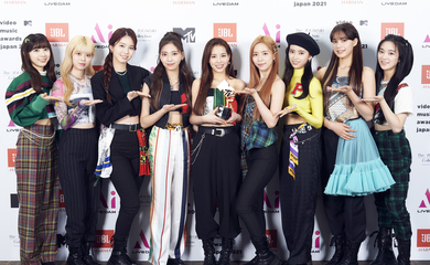 NiziU＆JO1＆BE:FIRSTら「MTV VMAJ 2021」受賞アーティスト、圧巻のステージを披露…最優秀ビデオ賞はヒゲダン - Kstyle