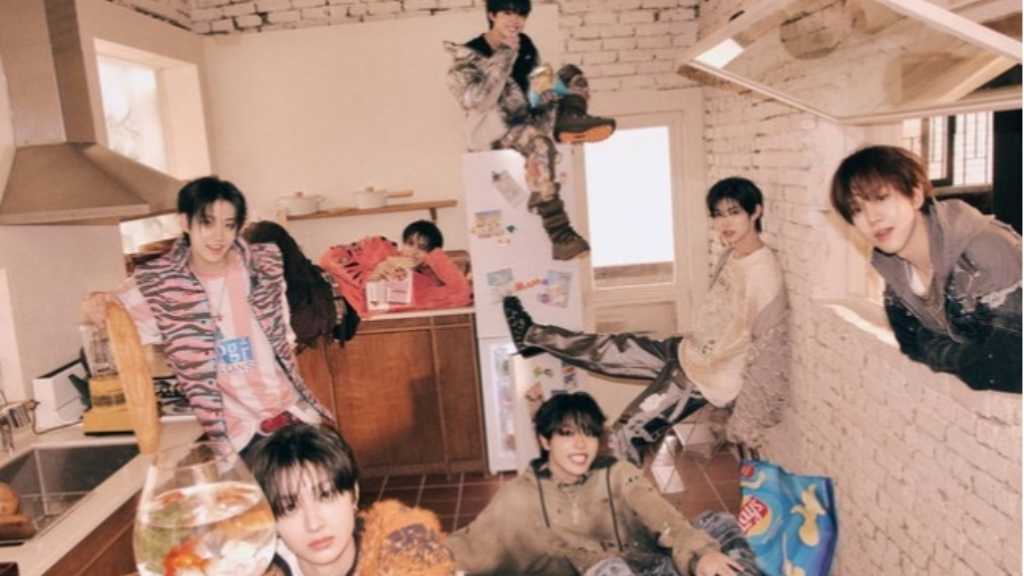 JYPの新ボーイズグループKickFlip、1stミニアルバム「Flip it, Kick it！」のコンセプトフォト第2弾を公開 - Kstyle