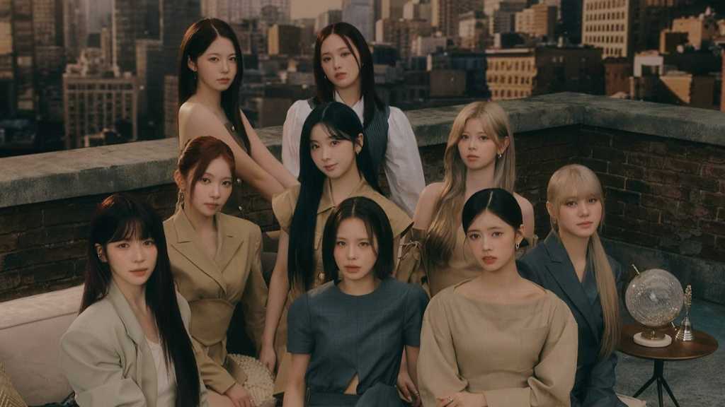 NiziU、リード曲「YOAKE」MV公開…メンバーが泣きの演技に挑戦 - Kstyle