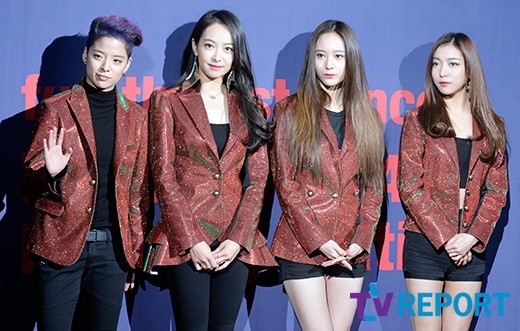 f(x) ビクトリア、デビュー7周年の感想を伝える「これからの7年も一緒に…」 - Kstyle