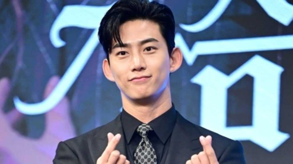 2PM テギョン、交際中の恋人とデート？2ショットがキャッチされ話題に - Kstyle