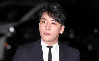 元BIGBANGのV․I、スーツ姿でミーティング？変わった姿に注目集まる - Kstyle