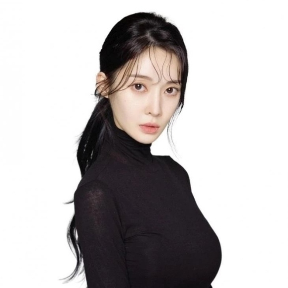 T-ARA出身アルム、過激なSNS投稿にネット騒然…ある人物に「地獄に堕ちてほしい」 - Kstyle