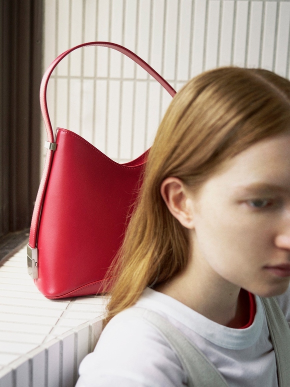 韓国発バッグブランド「OSOI」日本初の実店舗が9月より新宿＆渋谷にオープン！ - Kstyle