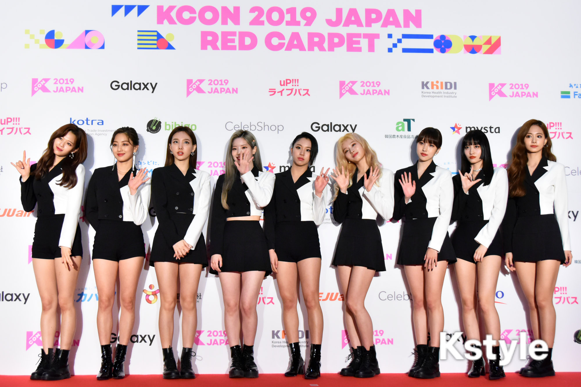 【PHOTO】TWICE「KCON 2019 JAPAN」5/19（日）レッドカーペットに登場 - Kstyle