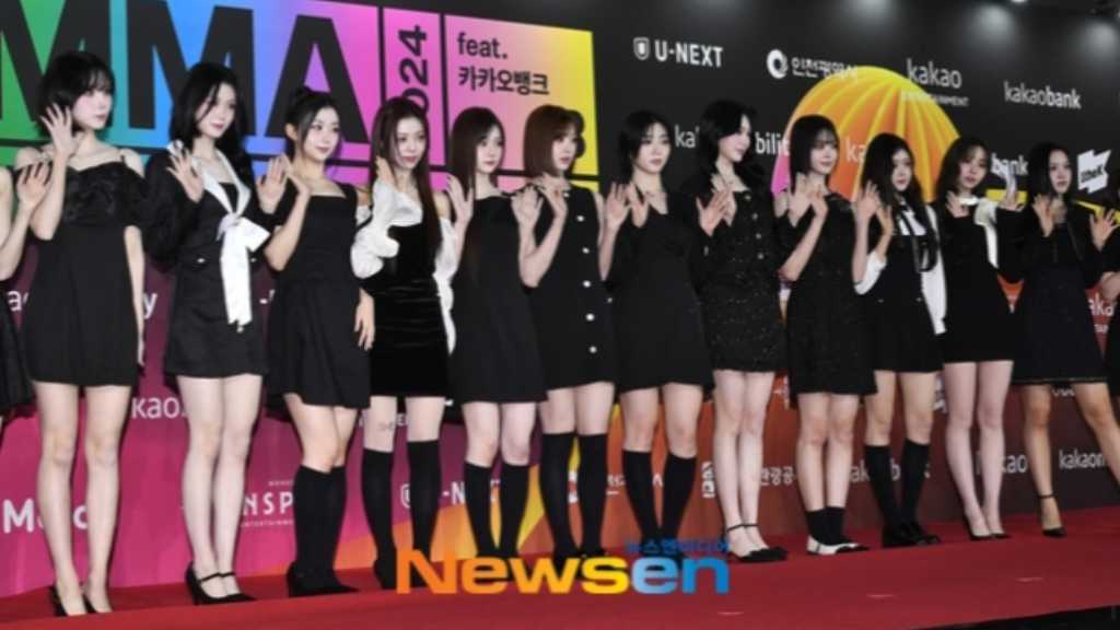 【PHOTO】tripleS「MMA 2024」レッドカーペットに登場（動画あり） - Kstyle