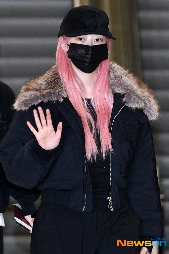 TWICEのユニットMISAMOからStray Kidsまで！「Mステ SUPER LIVE 2024」のため日本へ出国（動画あり） - Kstyle