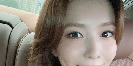 BoA、爽やかな笑顔のセルフショットを公開…欠点のない美肌に視線釘付け - Kstyle