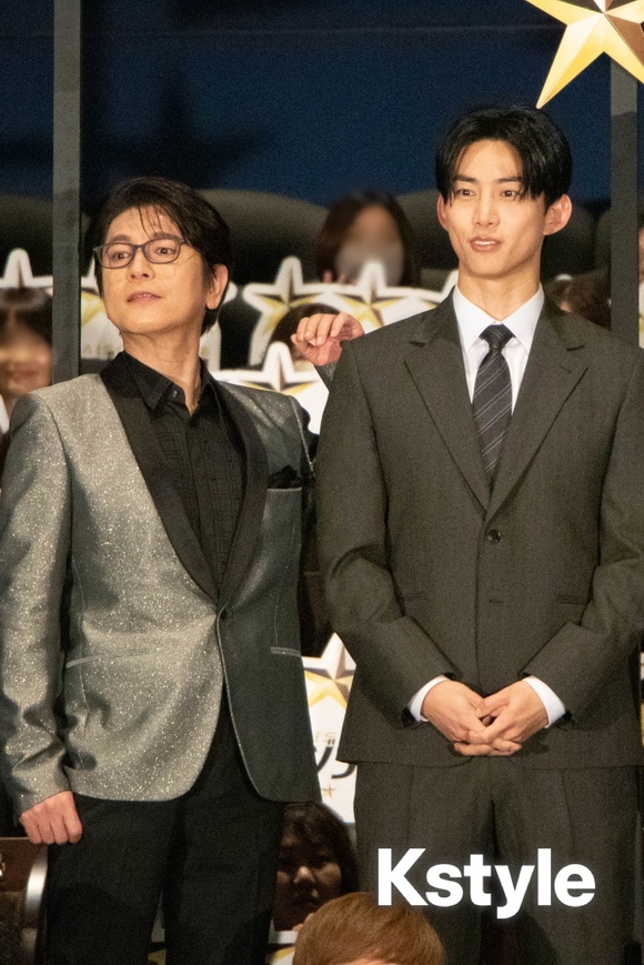 【PHOTO】2PM テギョン、ファンの大歓声に笑顔！「グランメゾン・パリ」舞台挨拶に登場 - Kstyle