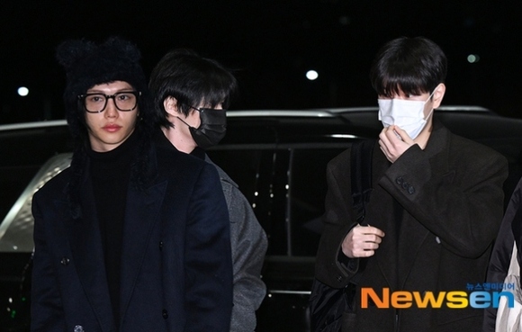 TWICEのユニットMISAMOからStray Kidsまで！「Mステ SUPER LIVE 2024」のため日本へ出国（動画あり） - Kstyle