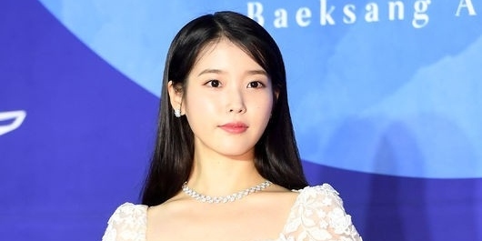 IU、12年来のマネージャーが設立した新生事務所EDAMエンターテインメントへ移籍…kakaoMのスタッフらも - Kstyle