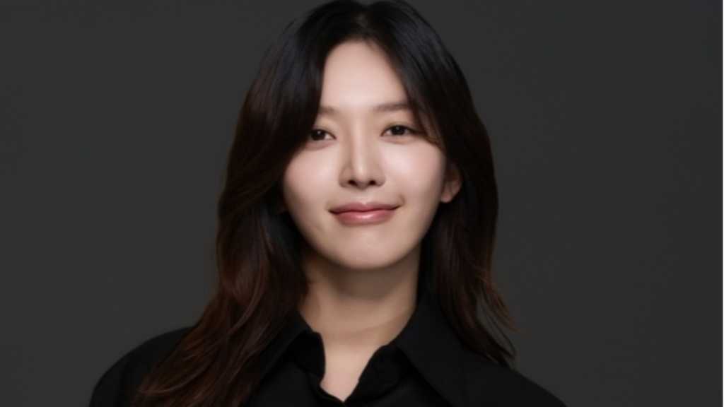 AOA ジミン、セクシーな近況写真を公開…大胆すぎる胸元に釘付け - Kstyle