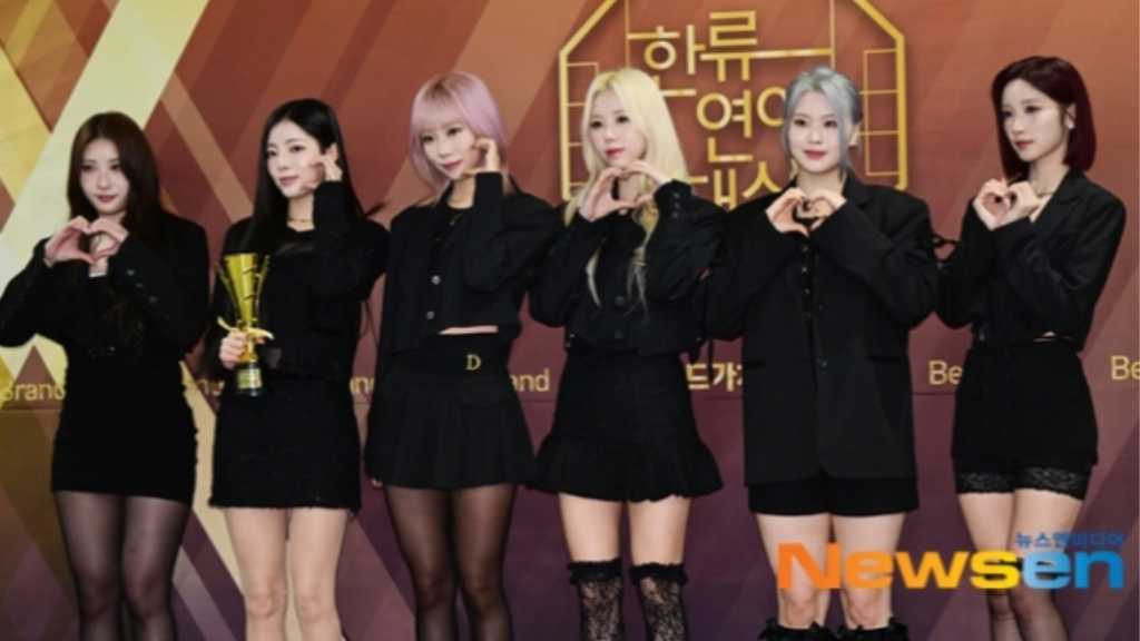 【PHOTO】PURPLE KISS＆AOA出身チョアら「大韓民国ベストブランドアワード」に出席 - Kstyle