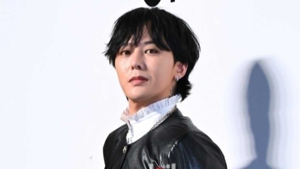 BIGBANGのV.I、生放送でお手伝いさんに変身「メンバーたちは座ってカッコつけて…僕はファンと触れ合う」 - Kstyle