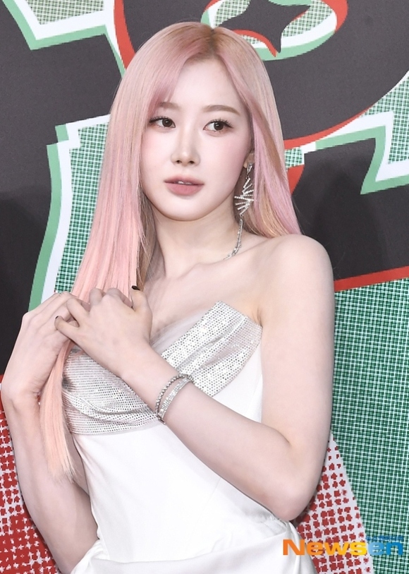 【PHOTO】aespa「2024 SBS歌謡大典」レッドカーペットに登場 - Kstyle