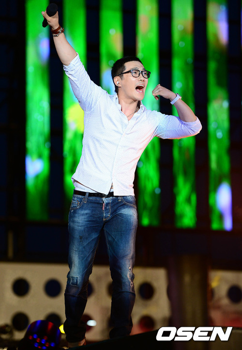 KCM“麗水エキスポで一等兵が熱唱” - Kstyle