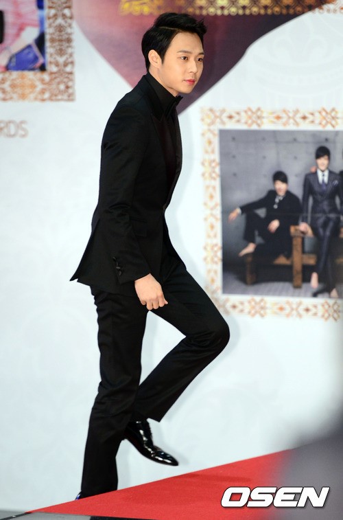 【PHOTO】JYJ ユチョン「2012 SBS演技大賞」に出席 - Kstyle