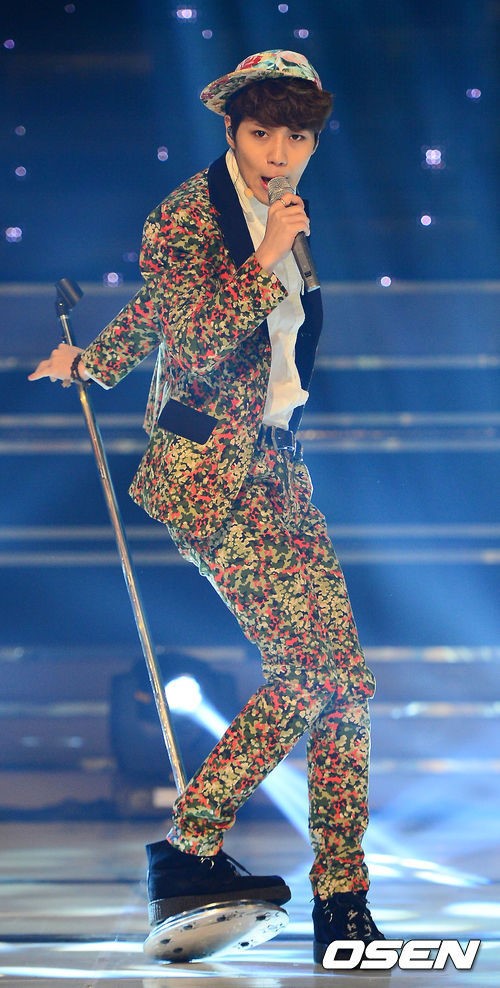 【PHOTO】SHINee「SHOW CHAMPION」に出演 “エネルギー溢れるステージ” - Kstyle