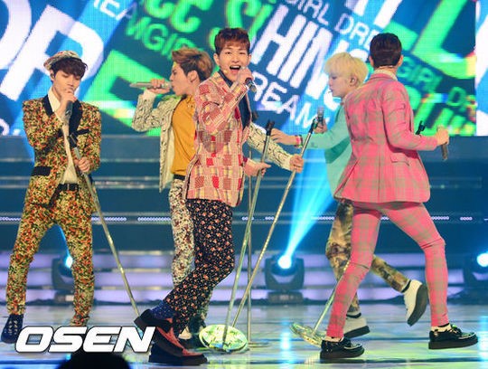 【PHOTO】SHINee「SHOW CHAMPION」に出演 “エネルギー溢れるステージ” - Kstyle