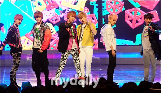 TEENTOP、デビュー1004日目を迎えて描いた天使のイラストを公開 - Kstyle