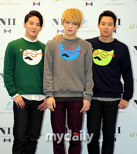 【PHOTO】JYJ「NII」ファンイベントに参加“久しぶりに3人で挨拶します” - Kstyle