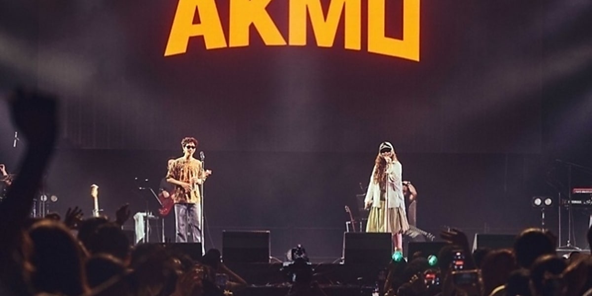 AKMU「SUMMER SONIC 2024」に登場！あいみょんのカバーステージでファンを魅了 - Kstyle