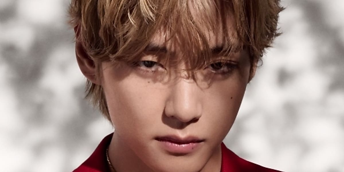 BTSのV、高級ブランド「カルティエ」のアンバサダーに抜擢！強烈な眼差しのグラビアも公開 - Kstyle