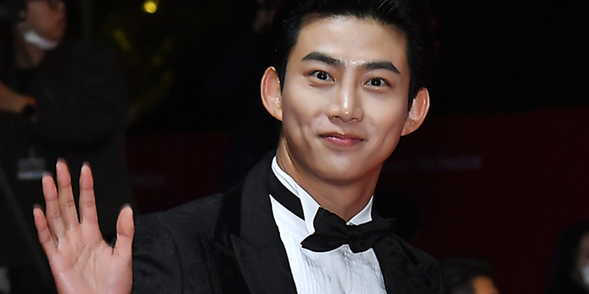 【PHOTO】2PM テギョン「第27回釜山国際映画祭」開幕式のレッドカーペットに登場 - Kstyle