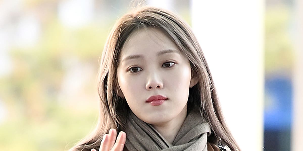 【PHOTO】イ・ソンギョン、海外スケジュールのためタイへ出国…透明感溢れるビジュアル（動画あり） - Kstyle