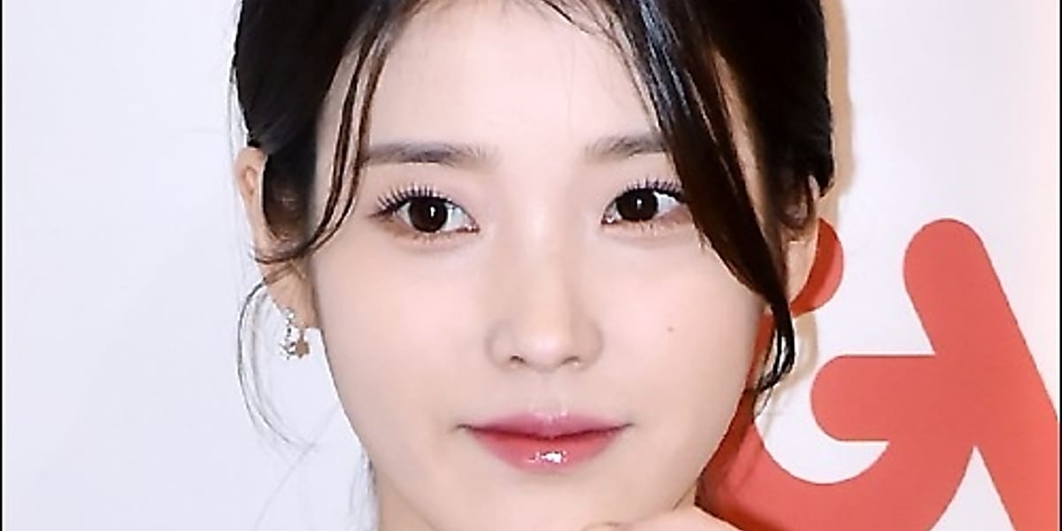 IU、福祉脆弱階層のために約2,100万円を寄付…良い影響力を発揮 - Kstyle