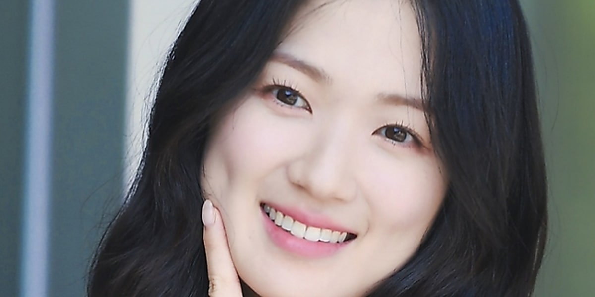 【PHOTO】キム・ヘユン、ラジオ出演のため放送局へ…キュートなポーズ（動画あり） - Kstyle