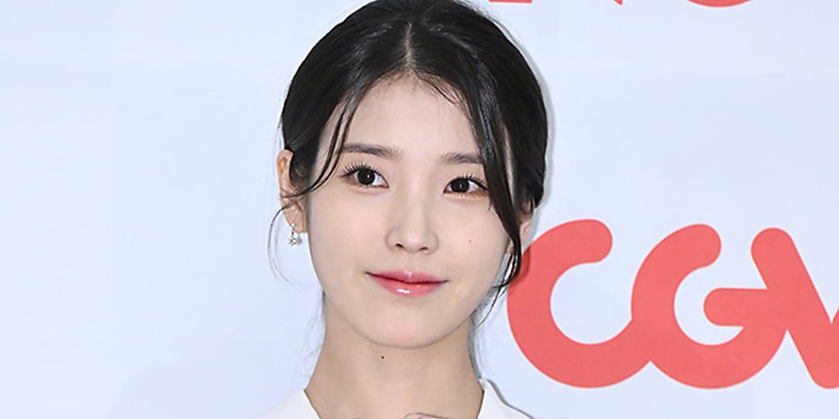 【PHOTO】IU＆チョン・ウソン＆タン・ウェイら「第42回韓国映画評論家協会賞」レッドカーペットに登場 - Kstyle