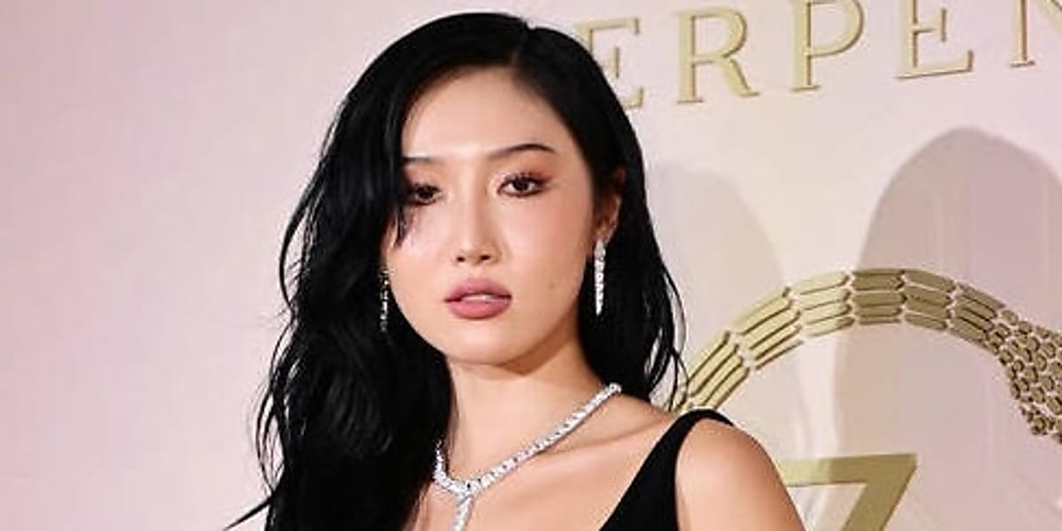 MAMAMOO ファサ、公然わいせつの疑いで警察調査…学園祭での過激パフォーマンスで議論に - Kstyle