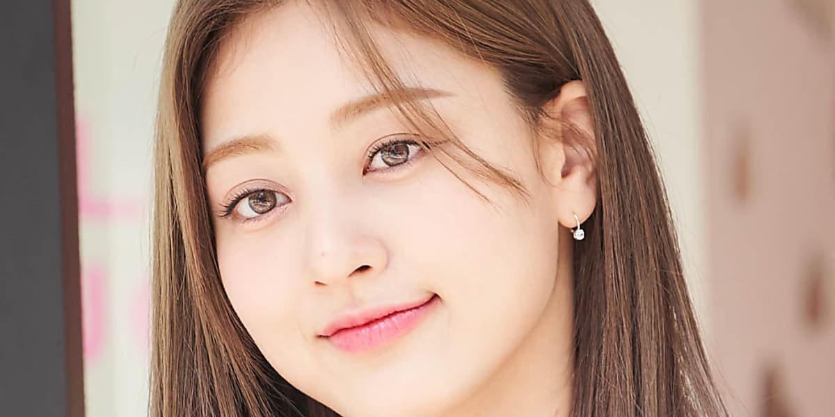 【PHOTO】TWICE ジヒョ、透明感溢れる肌で「MILK TOUCH」原宿のポップアップに登場！ - Kstyle