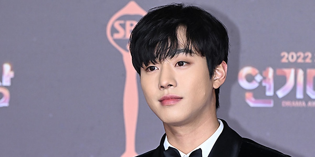 【PHOTO】アン・ヒョソプ＆シン・ドンヨプ＆イ・ジュンギら「2022 SBS演技大賞」レッドカーペットに登場 - Kstyle