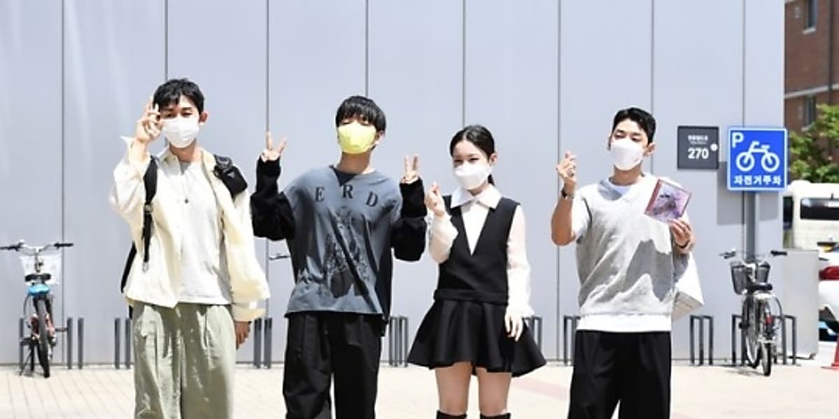 【PHOTO】イ・ハイ、Simon D、GRAY、CODE KUNST「知ってるお兄さん」の収録に参加 - Kstyle