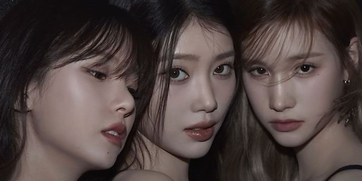 Kep1er、メンバー3人で顔を寄せた超密着グラビア公開「日本1stアルバムでより成長した姿見せたい」 - Kstyle