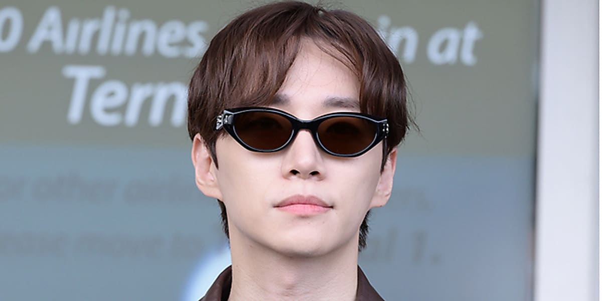 【PHOTO】2PM ジュノ、海外スケジュールのためタイへ出国…クールなジャケット姿（動画あり） - Kstyle