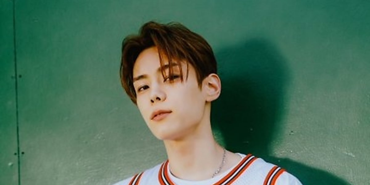 「PRODUCE X 101」出演の元JYP練習生ユン・ソビン、新曲「LOVE IS LIKE A WAVE」コンセプトフォト第2弾を公開 - Kstyle