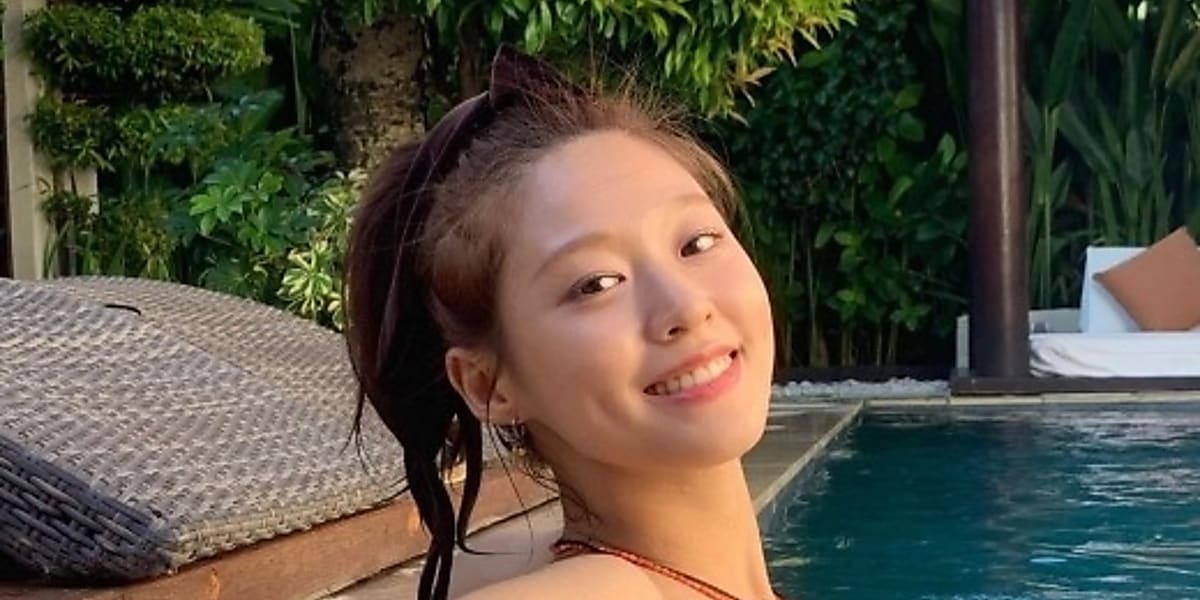 AOA ソリョン、グラマラスな美ボディを披露！ビキニ姿に釘付け - Kstyle
