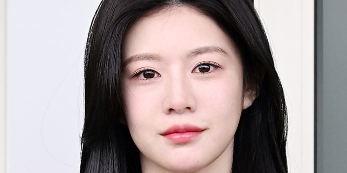 【PHOTO】コ・ユンジョン、海外スケジュールのためフランスへ出国（動画あり） - Kstyle