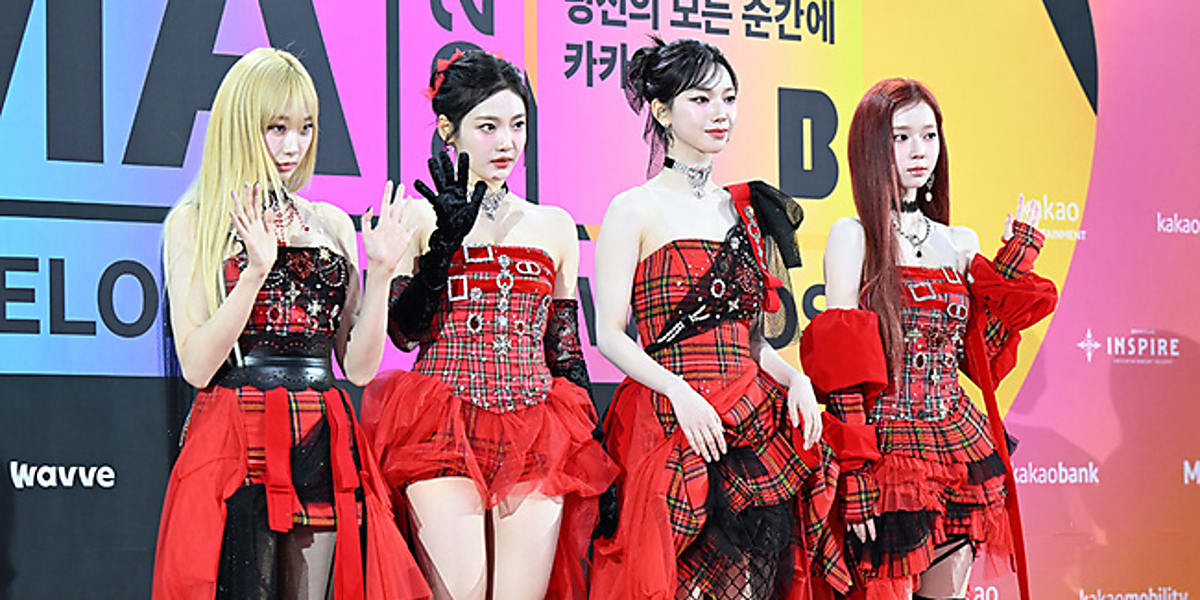 【PHOTO】aespa「MMA2023」レッドカーペットに登場（動画あり） - Kstyle