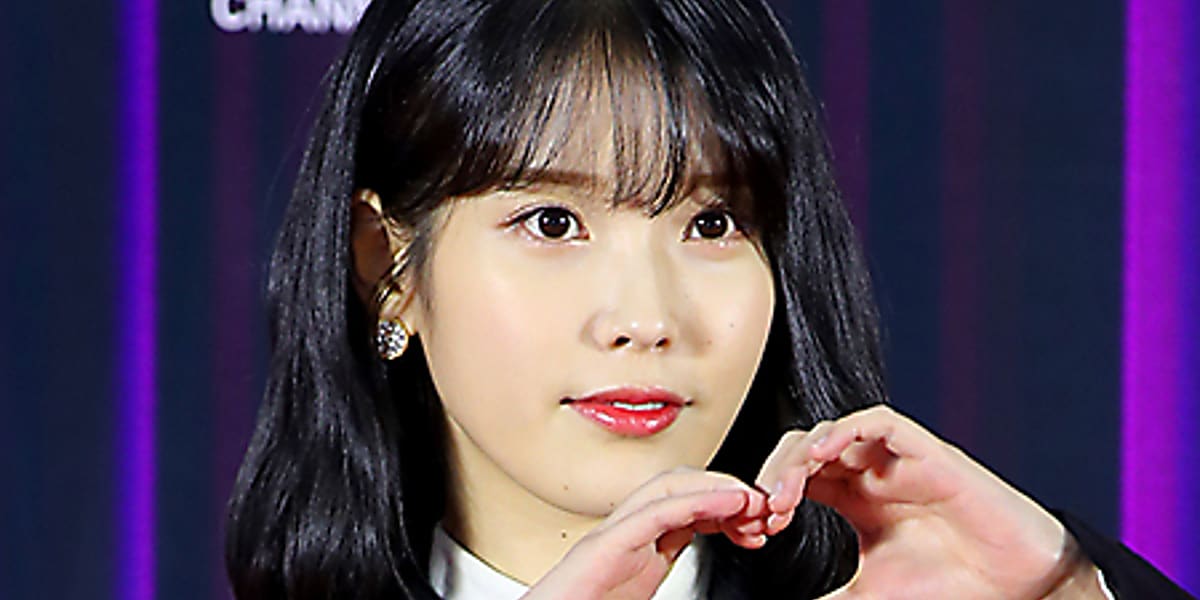 【PHOTO】IU「第36回ゴールデンディスクアワード」レッドカーペットに登場 - Kstyle