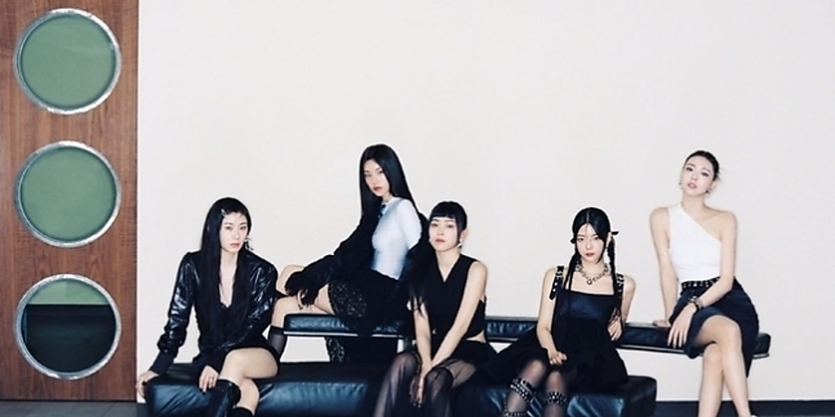 ITZY、ニューミニアルバム「GOLD」コンセプトフォト第3弾を公開 - Kstyle