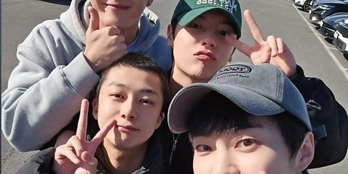 EXO シウミンからMONSTA Xメンバーまで…入隊するヒョンウォンを見送り「元気に行ってらっしゃい」 - Kstyle